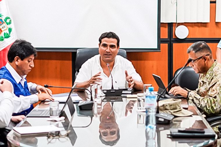 Gobernador Luis Neyra: “Vamos a ganarle la batalla al dengue trabajando ... Gobernador Luis Neyra: “Vamos a ganarle la batalla al dengue trabajando ...
