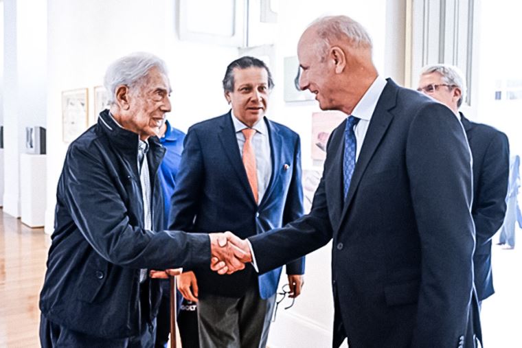 Premio Nobel Mario Vargas Llosa visitó el centro cultural Inca ...