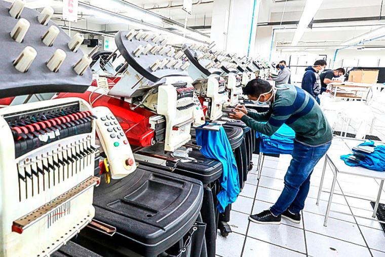 Micro y pequeña empresa proveerá uniformes por casi S/. 6 millones para ...