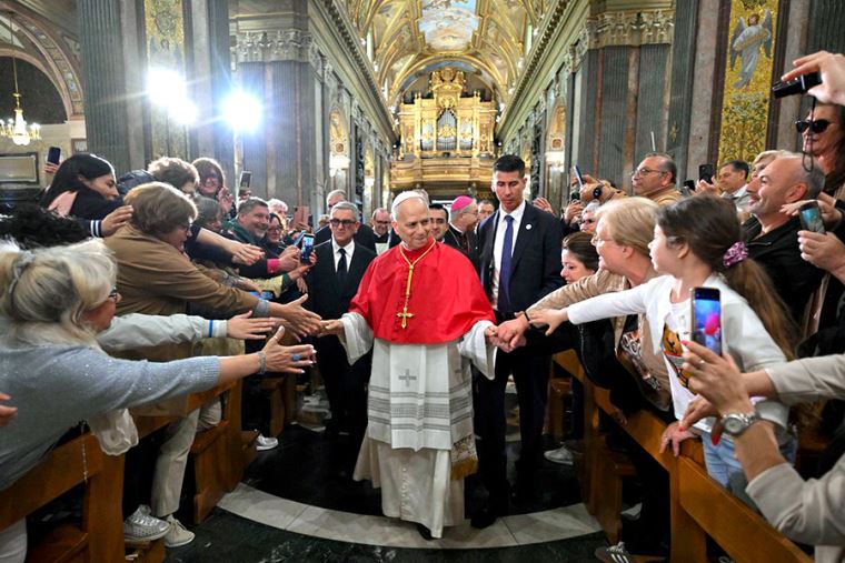 León XIV celebra su primer año de pontificado suplicando la paz en el ...